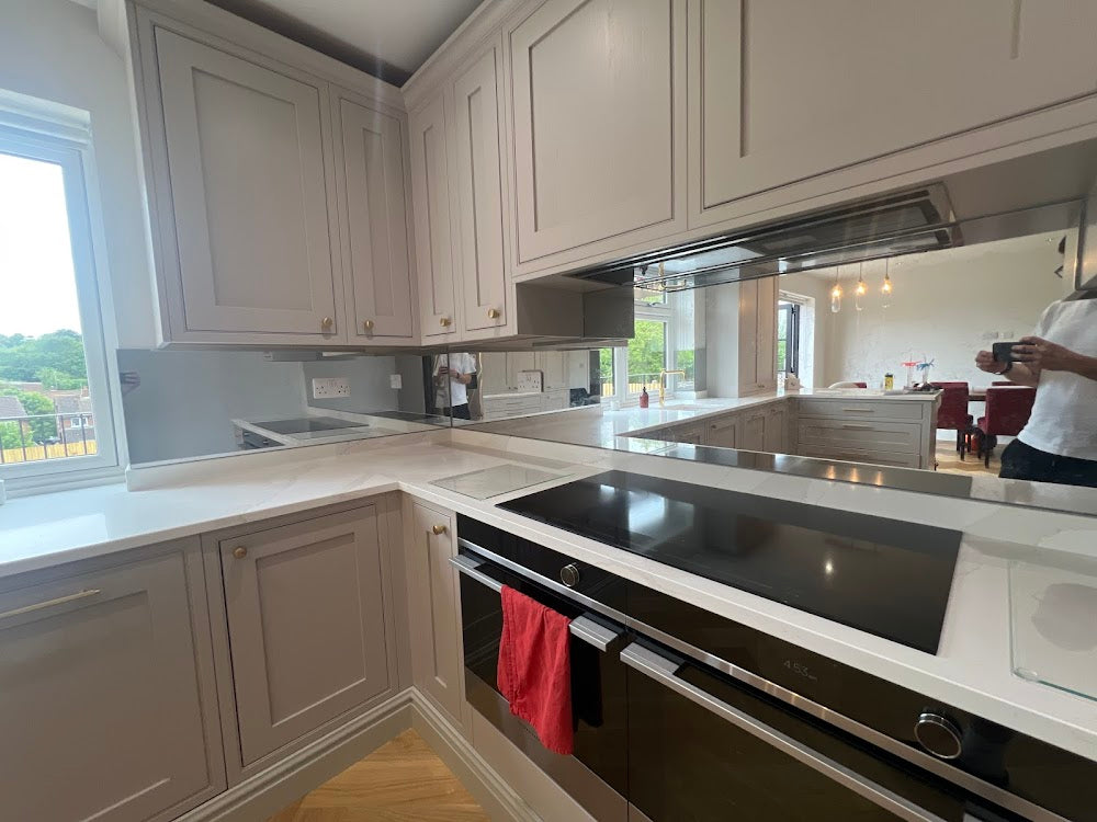 "White Onyx" - LED Backlit Glass Splashback - Bespoke – CreoGlass®